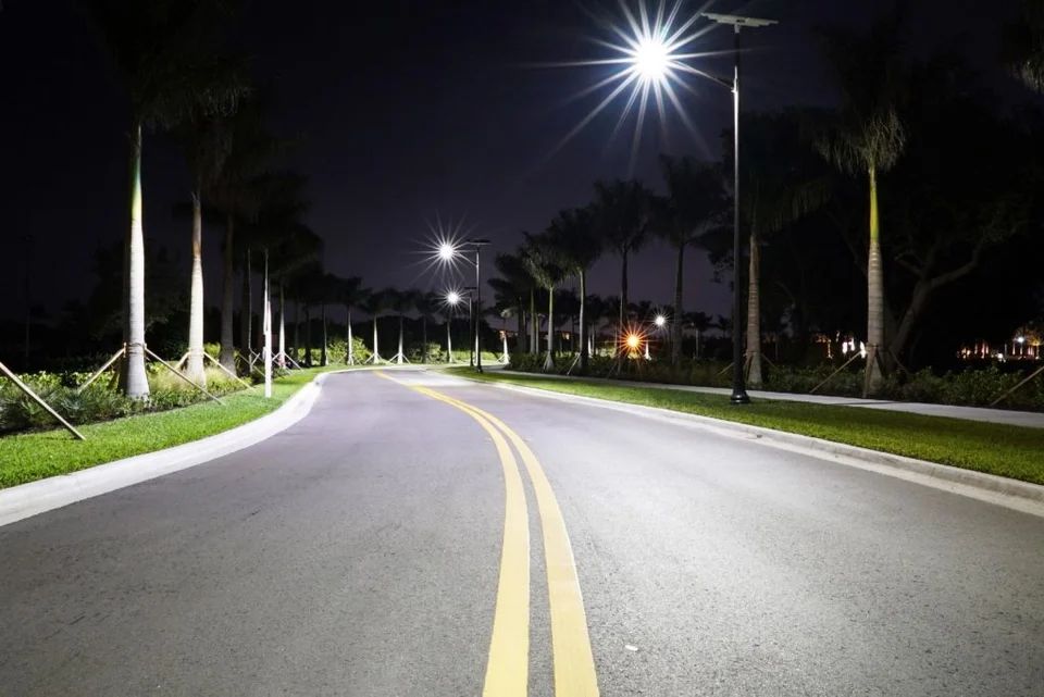 News - Hybrid Solar Street Lighting—Reducing the Fossil Fuels and ...